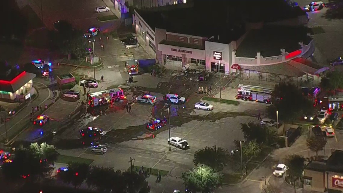 Small plane crashes at Plano strip mall: Here's what we know | wfaa.com