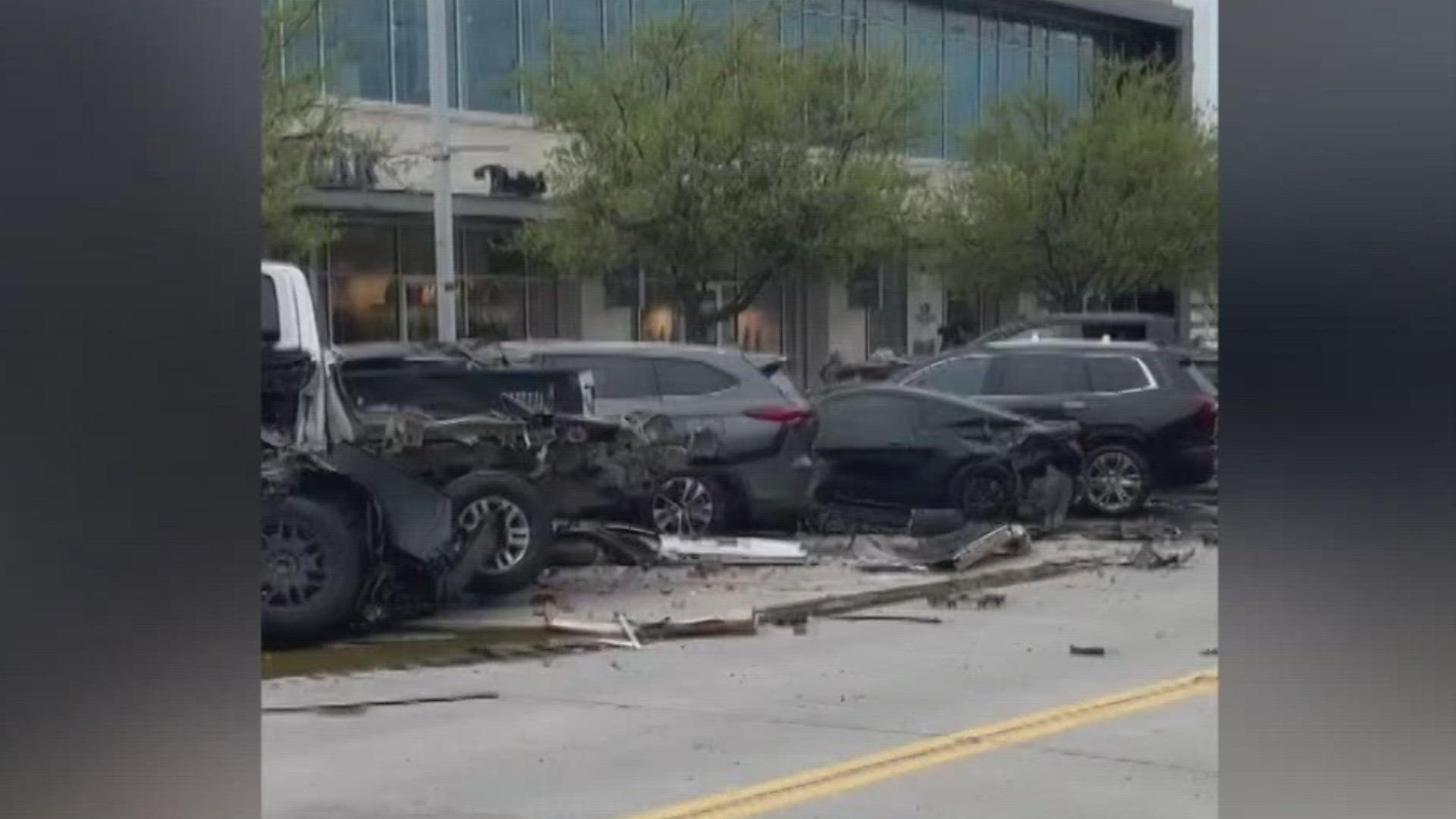 Frisco: G Wagen crashes into seven parked cars, officials say | wfaa.com