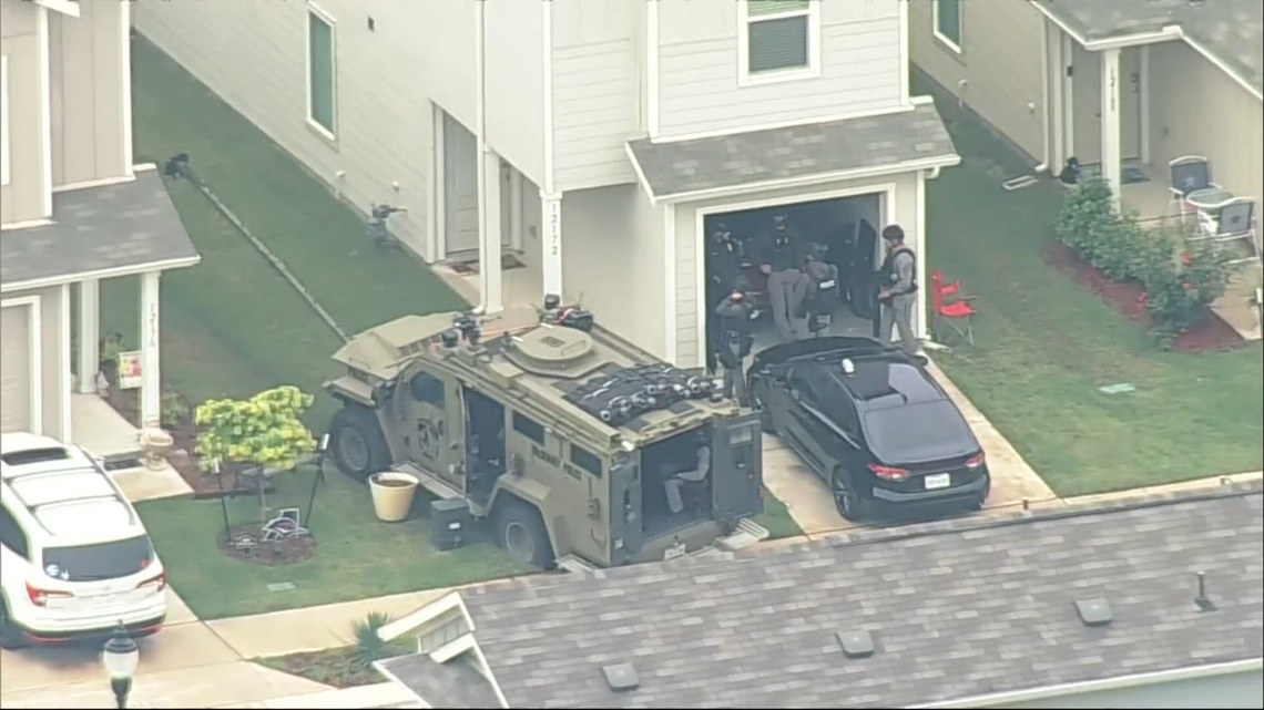 Hours-long police standoff underway in Denton County | wfaa.com