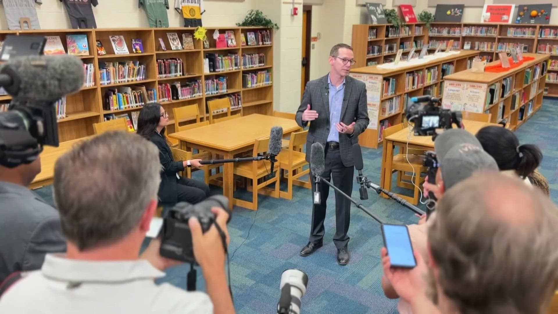 TEA commissioner visits Fort Worth ISD school amid state takeover ...