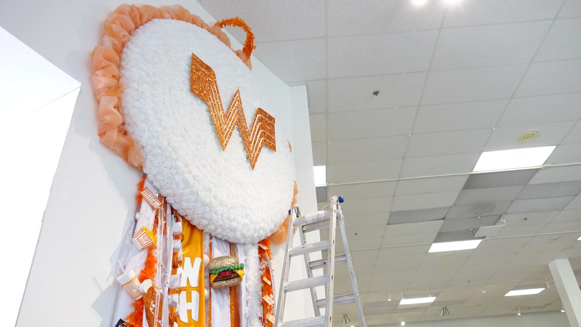 What a mum! Arlington Museum of Art unveils 18-foot-tall Whataburger ...