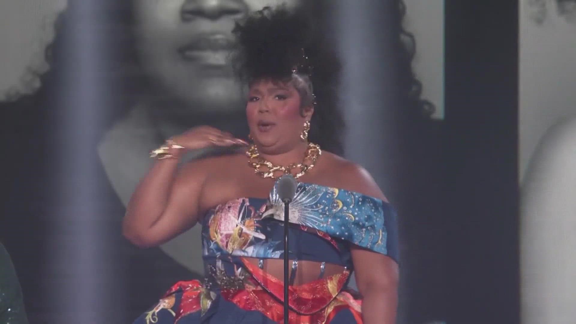 Lizzo shares stage with activists after People's Choice Award win ...