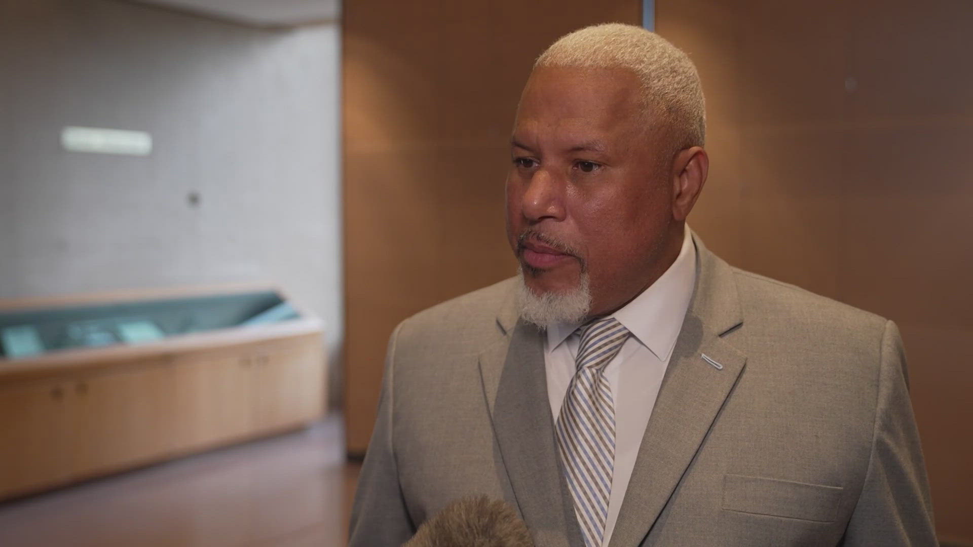 New Dallas police chief pay package surpasses former top cop's salary ...