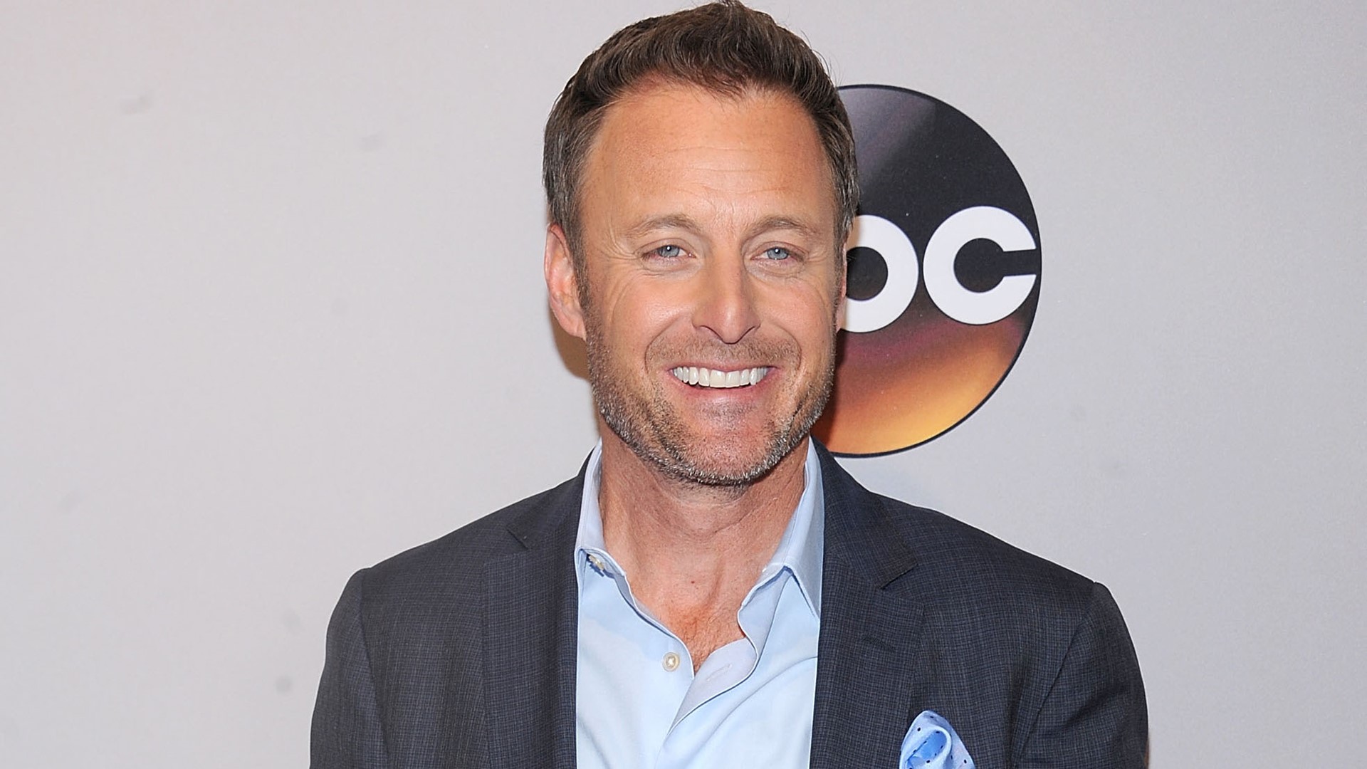 What it's like being Chris Harrison's mom | wfaa.com