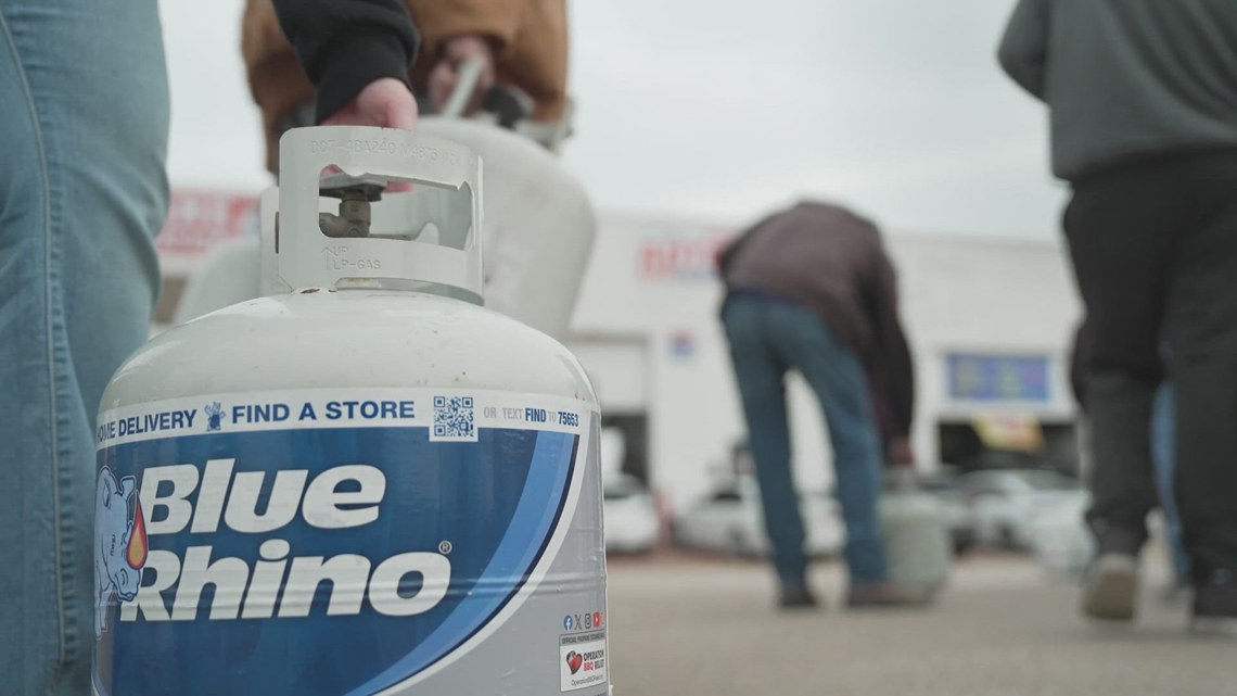 Long lines for food, propane define early chapter of DFW winter storm ...