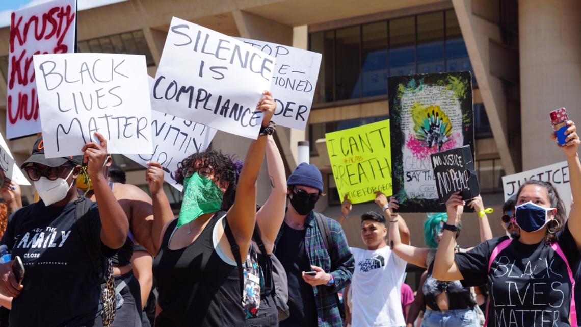 Dallas police detain 15 people for vandalizing buildings, recover three ...