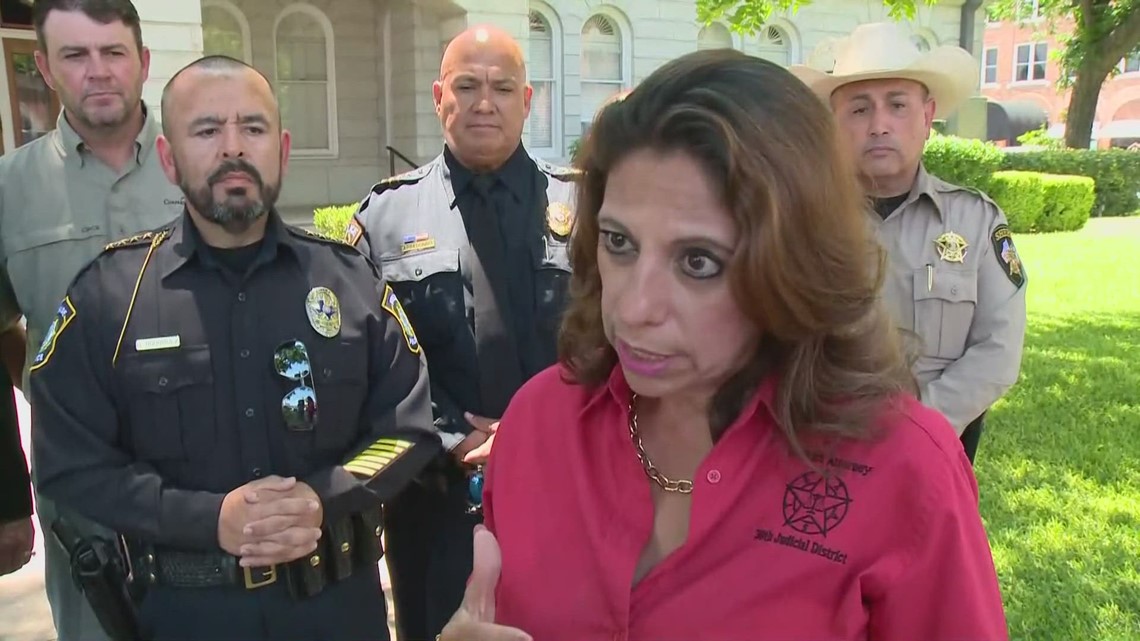 Uvalde mayor accuses DA of trying to block city's investigation into ...