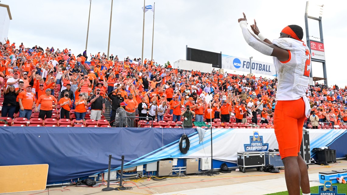 From Nigeria to national champion: Mansfield's Ife Adeyi | wfaa.com