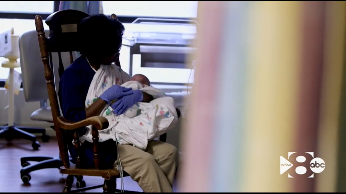 Medical City Plano cuddler program helps babies in NICU | wfaa.com