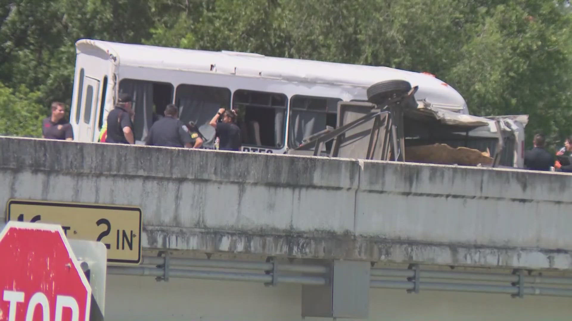 San Antonio crash: 5 dead, others injured on interstate | wfaa.com
