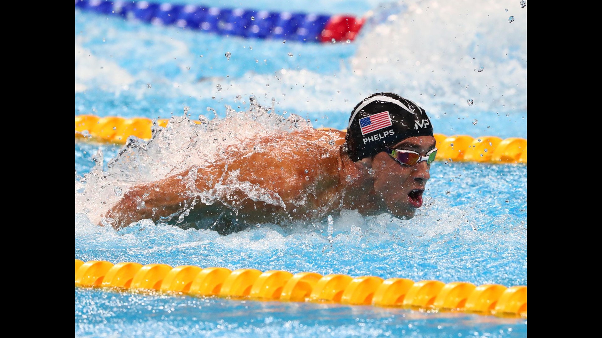 Olympic swimmer Ryan Lochte held up at gunpoint in Rio | wfaa.com