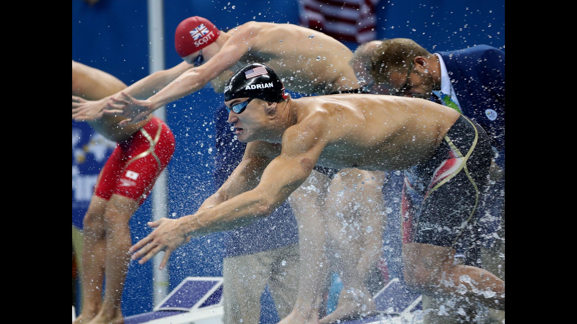 Olympic swimmer Ryan Lochte held up at gunpoint in Rio | wfaa.com