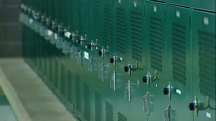 North Texas police forcefully enter the wrong apartment, man demands ...