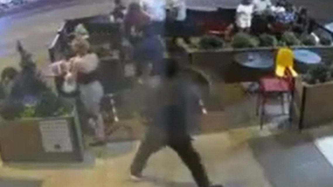 Man attacked with a tree branch, hit in the head | wfaa.com