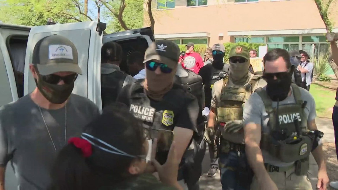 At least 10 people arrested by ICE at Dallas immigration court | wfaa.com