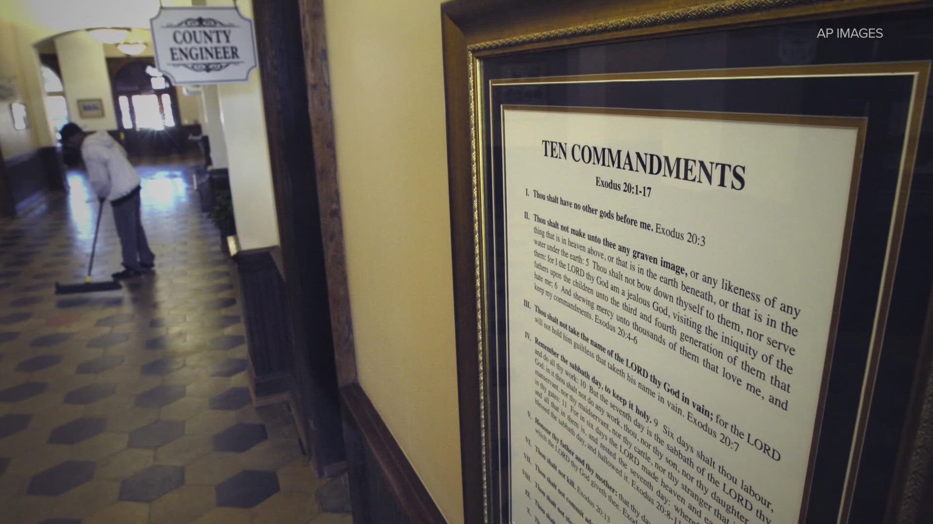 Texas Ten Commandments law halted in court ruling | wfaa.com