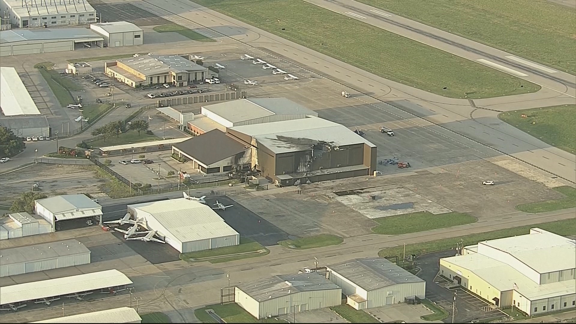 Family of 4 among 10 killed in Addison plane crash | wfaa.com