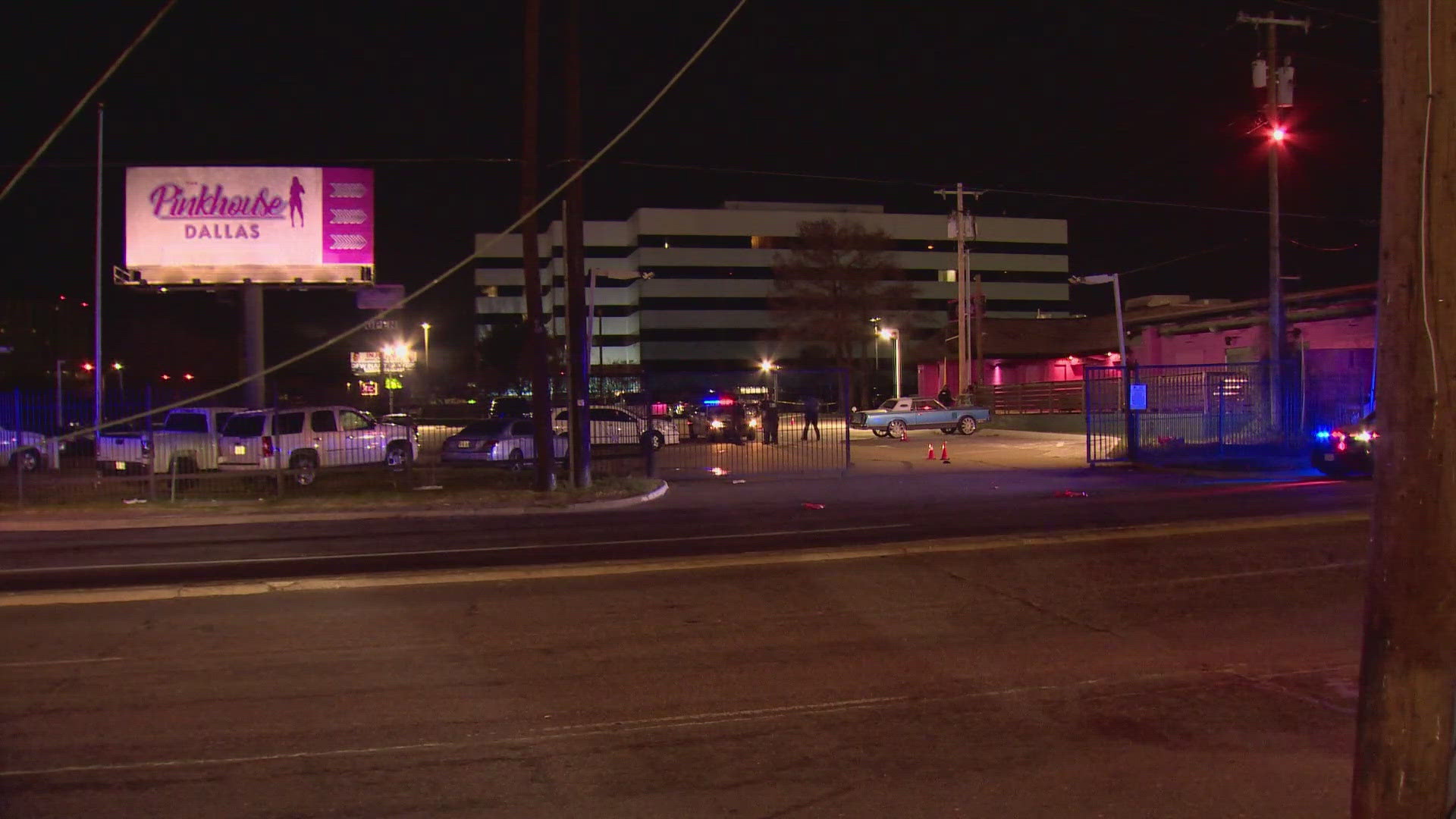 Dallas firefighters put out garage fire, officials say | wfaa.com