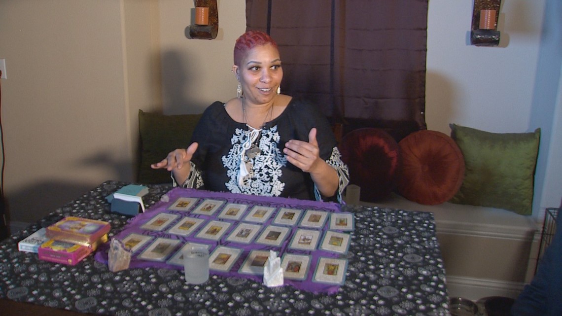 When will shutdown end? Furloughed worker and part-time psychic gives ...