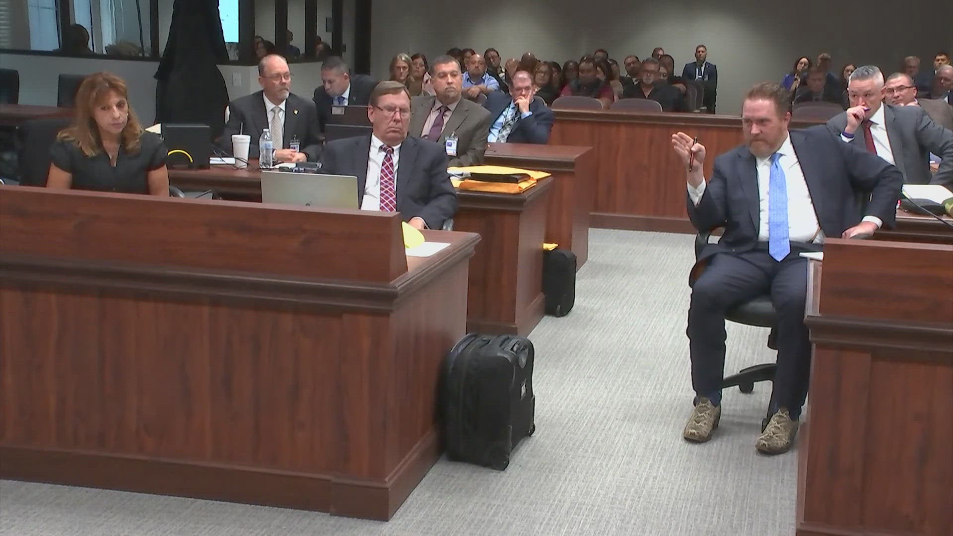 Uvalde school shooting trial: Judge stops proceedings over evidence ...