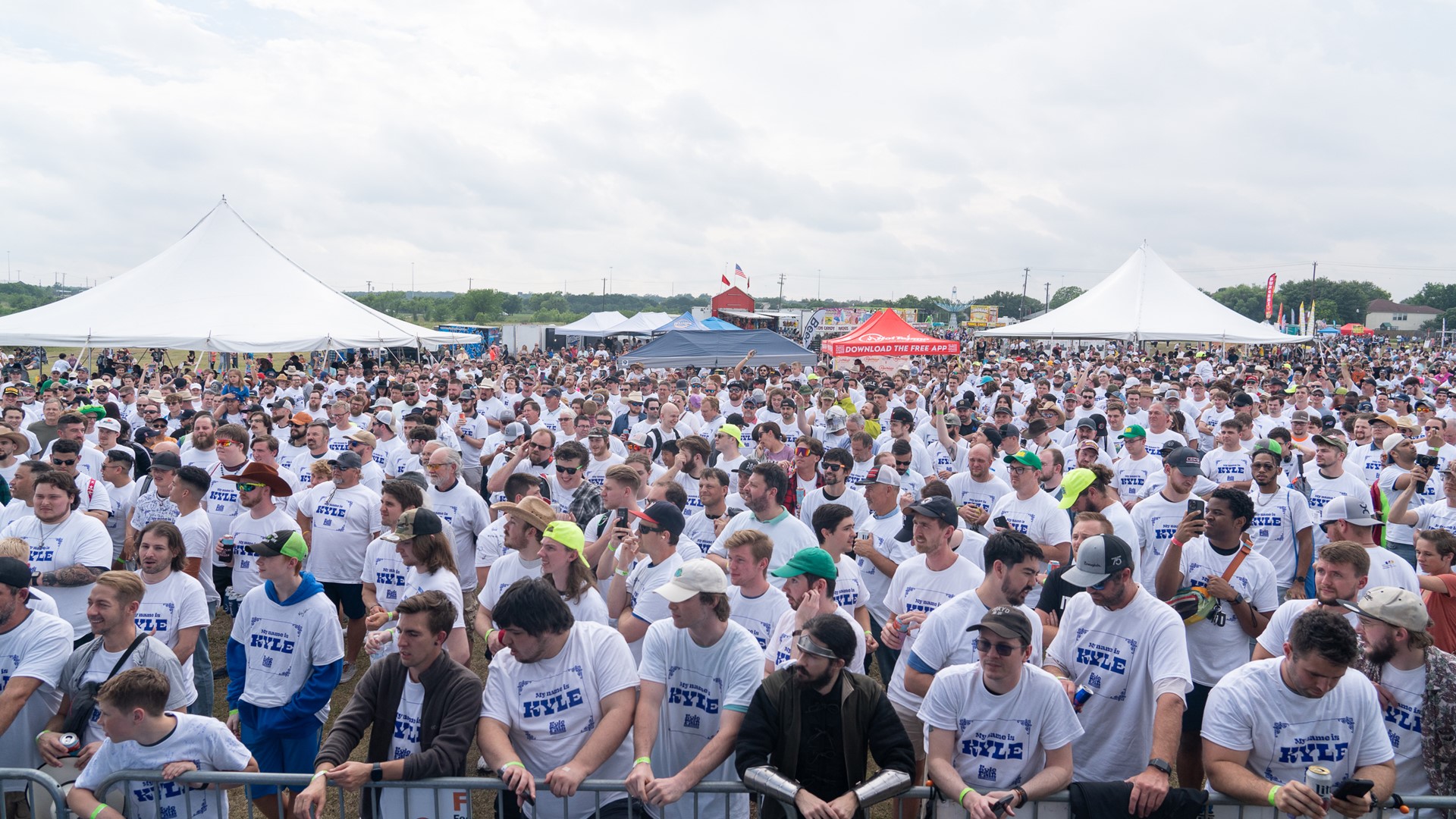 How many Kyles does it take to break a world record? | wfaa.com