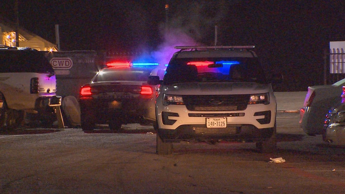 1 shot, killed at front door in east Oak Cliff, Dallas police say ...