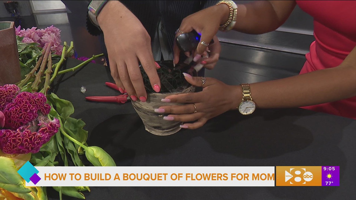 How to build a bouquet of flowers for mom | wfaa.com