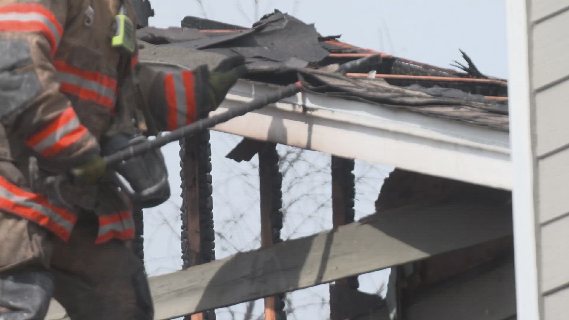 Fire damages homes at Parkside townhomes in Arlington | wfaa.com