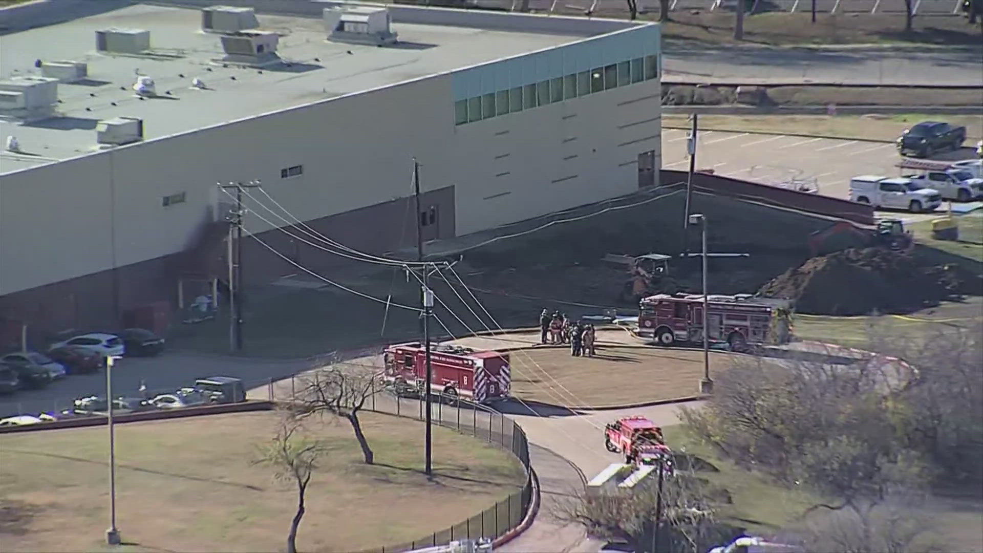 Gas leak prompts evacuation at Sam Houston Middle School in Irving, TX ...