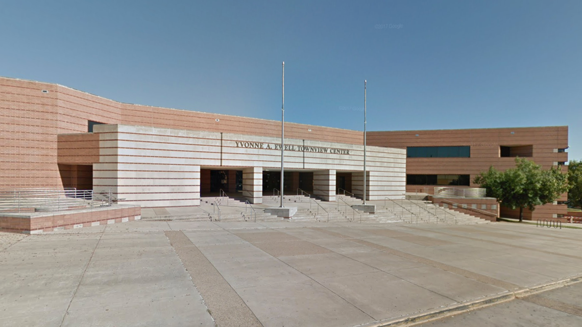 Student robbed at gunpoint near Townview Center, latest in string of ...