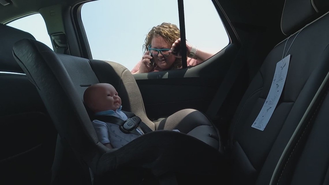 North Texas first responders demonstrate hot car dangers | wfaa.com