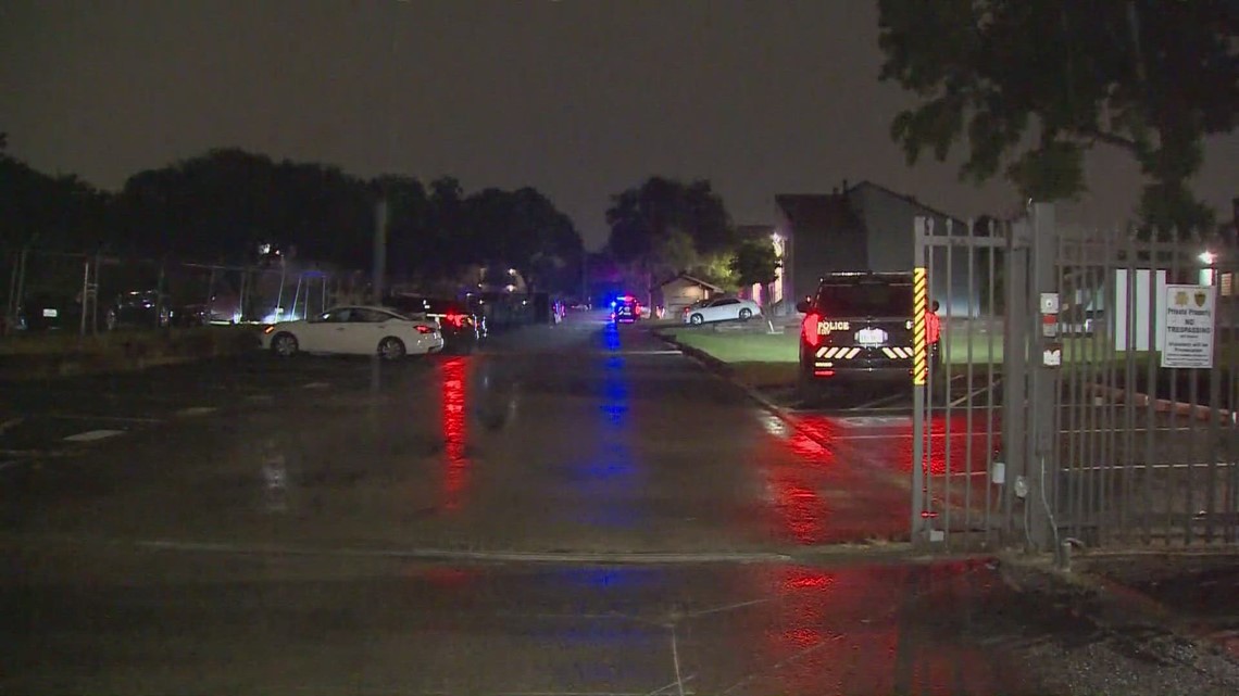 Woman Shot By Fort Worth Police Midday Tuesday Updates