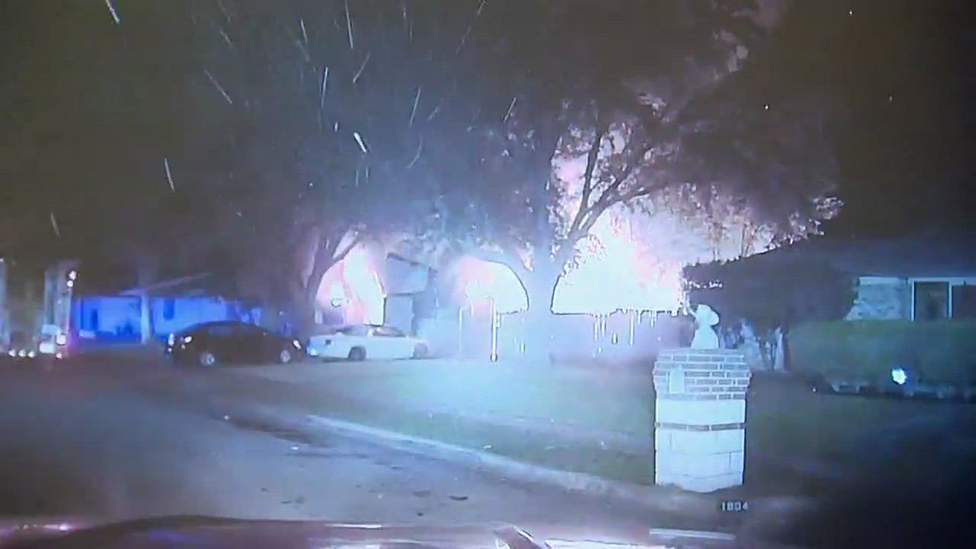 Everman cop, FW firefighter save teen from raging fire: 'Right place ...