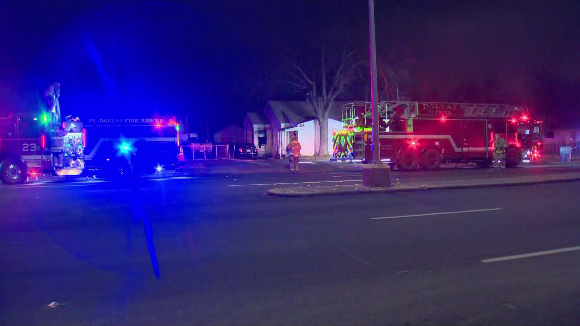 1 person killed in East Oak Cliff house fire, officials say | wfaa.com