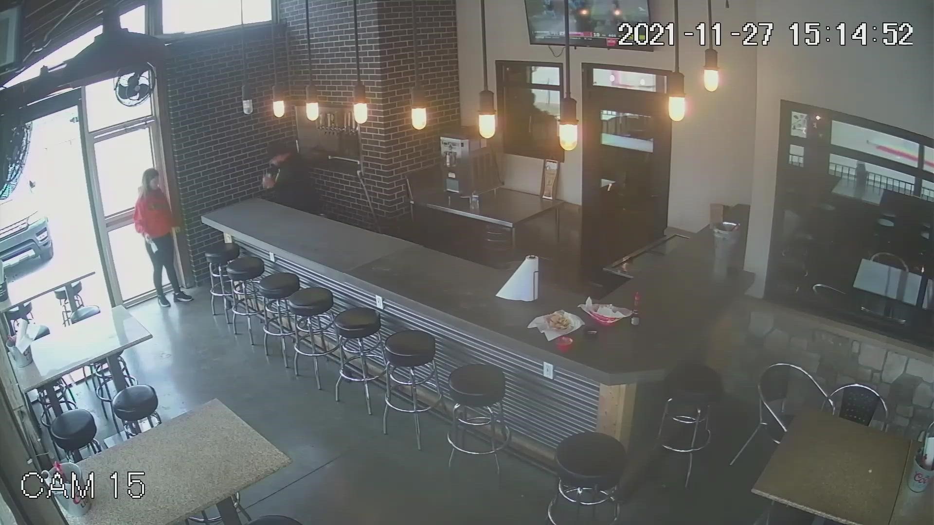 Video shows bartender charged with overserving man who killed Euless ...