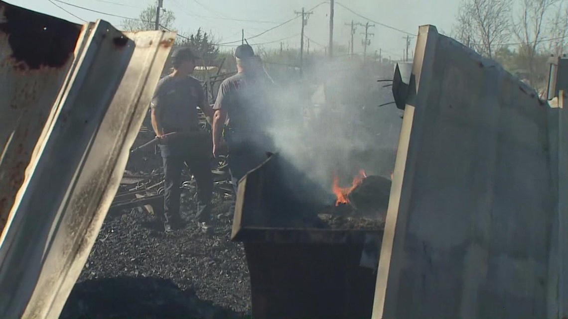 Lightning-strike fire continues to burn, several homes damaged in ...