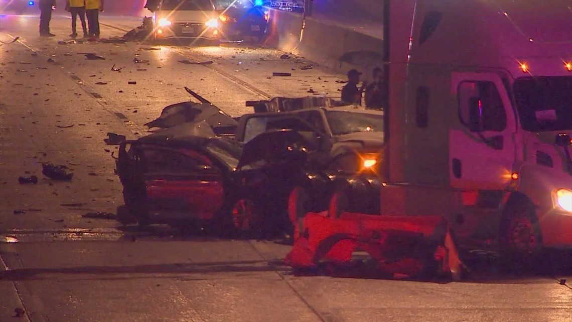 Fort Worth I-35W crash: 4 killed, others injured | wfaa.com
