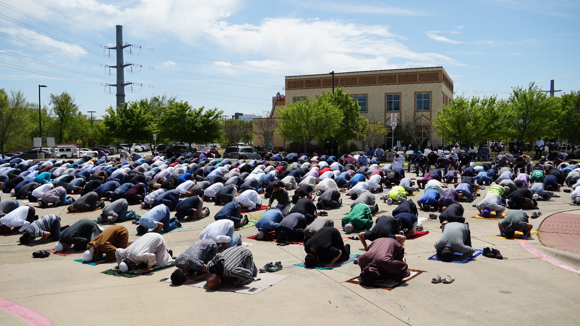 Hundreds gather in Allen for funeral of 6 family members who died by ...