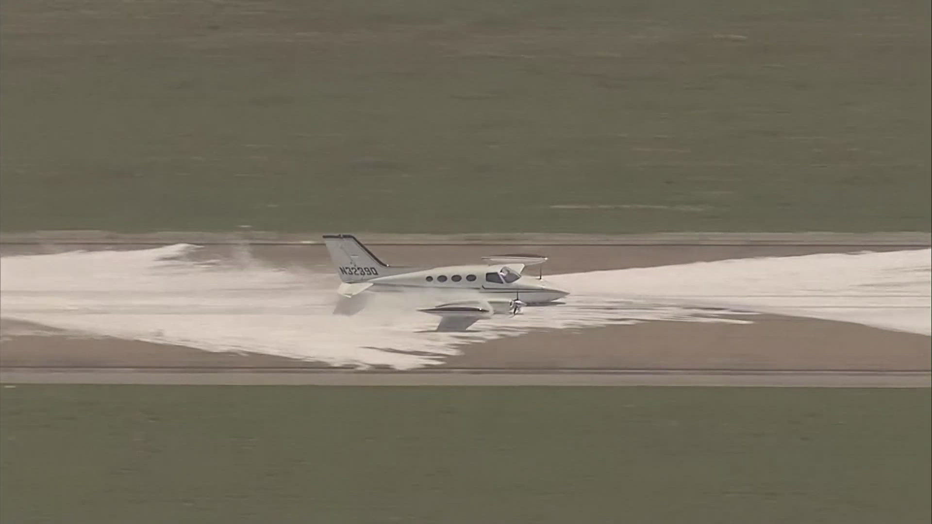 Pilots recount emergency landing in Arlington last week | wfaa.com