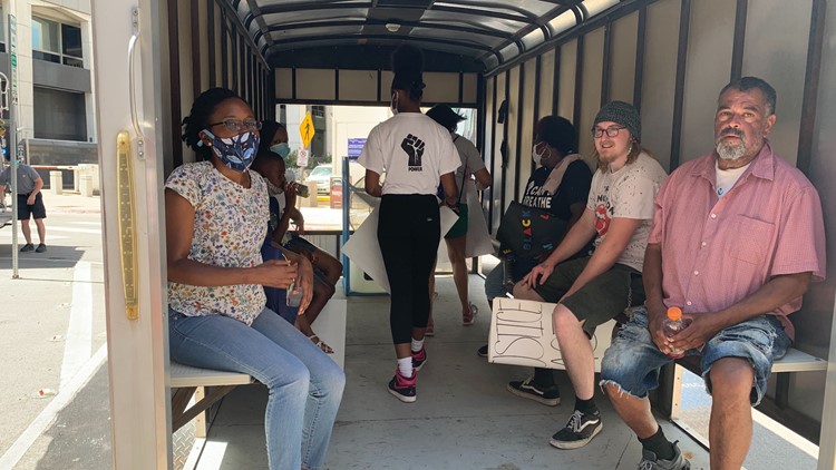 Live updates: Protesters gather in Dallas, Fort Worth on 7th day of ...