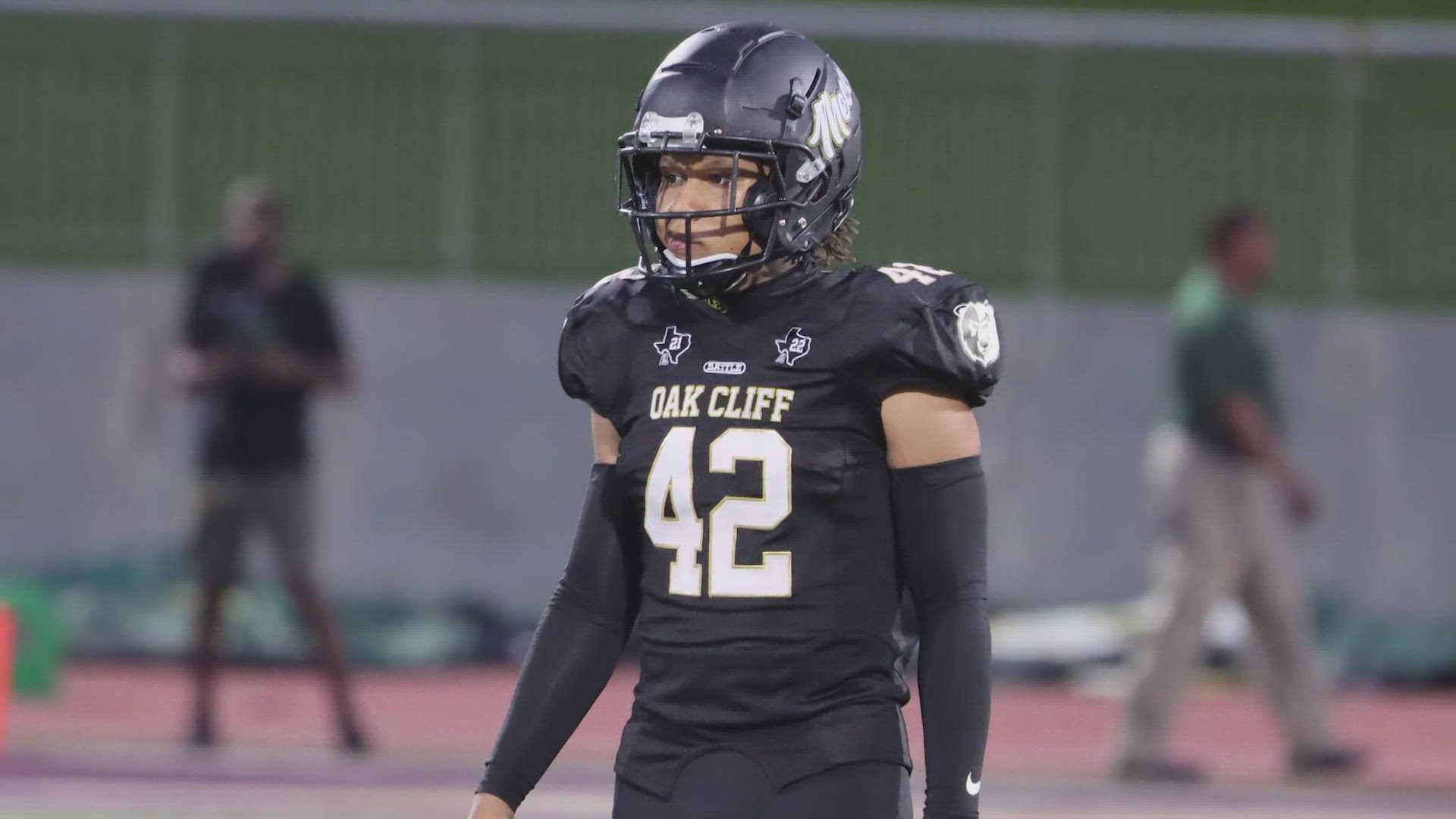 Cody Smith excels on and off the field at South Oak Cliff | wfaa.com