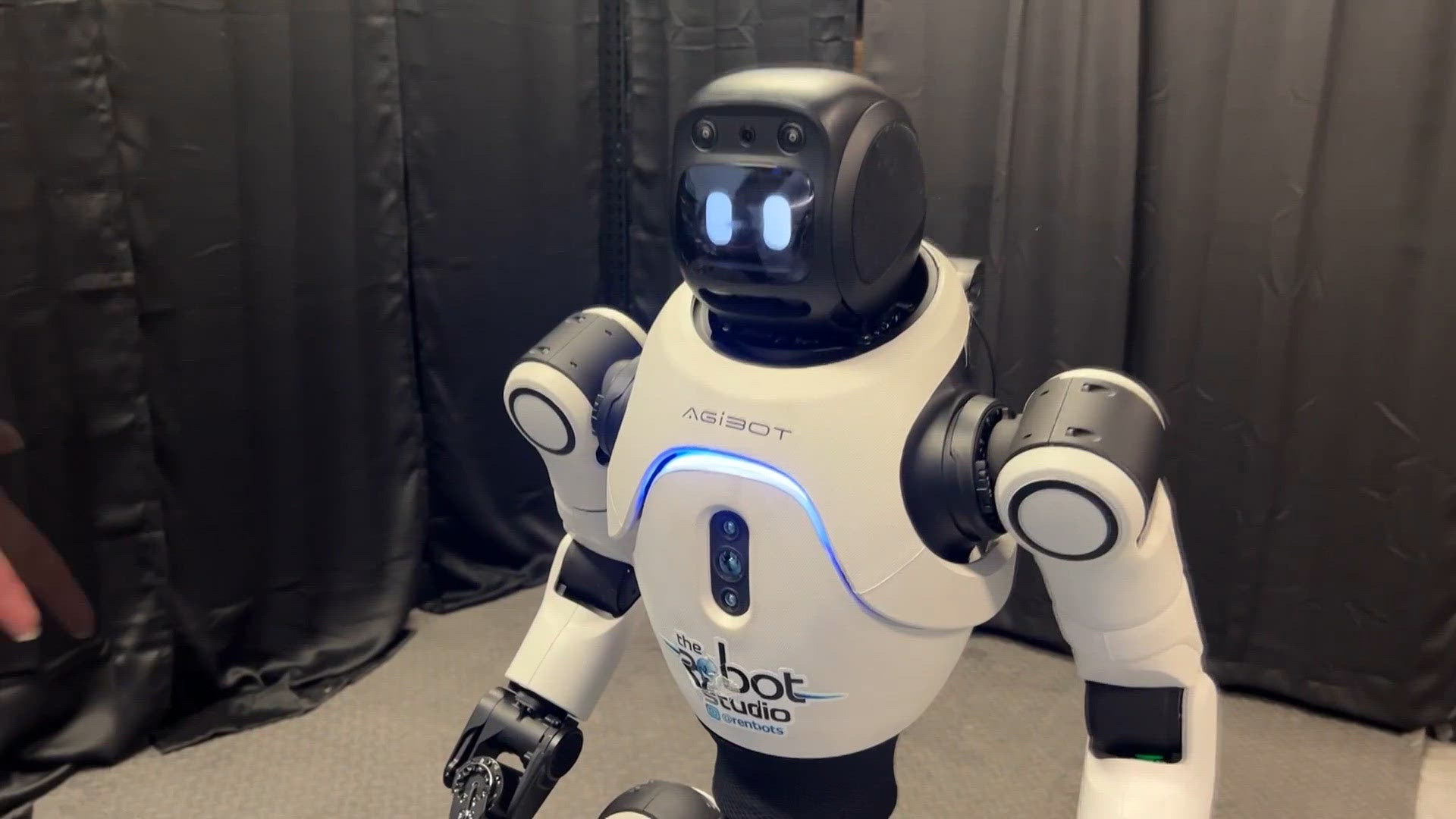 Meet the creators of the robot that went viral after boarding a ...
