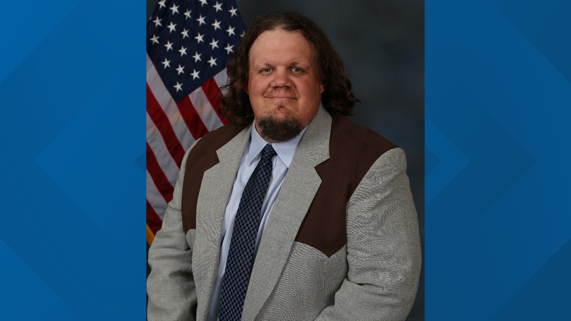 Grayson County investigator Dusty Wainscott dies after collapsing ...