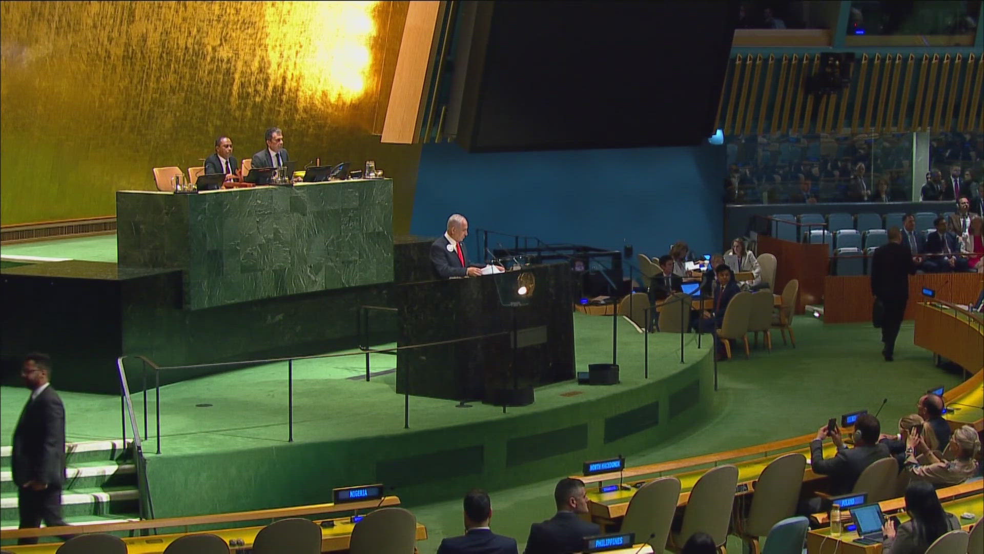 Delegates walk out as Benjamin Netanyahu speaks at United Nations ...