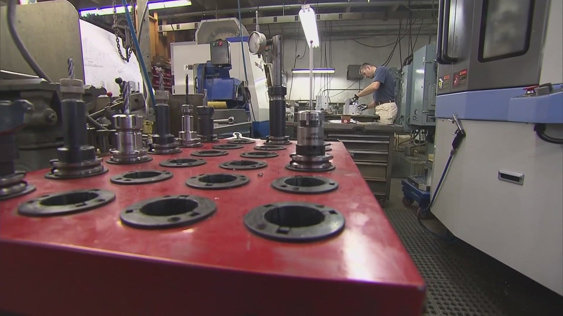 Here's how to prep your resume and cover letter for the New Year | wfaa.com