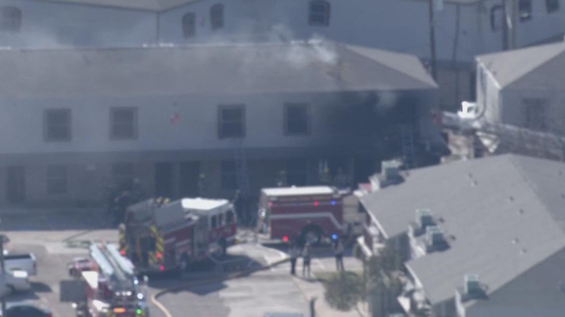 Residents describe fire ripping through apartment building | wfaa.com