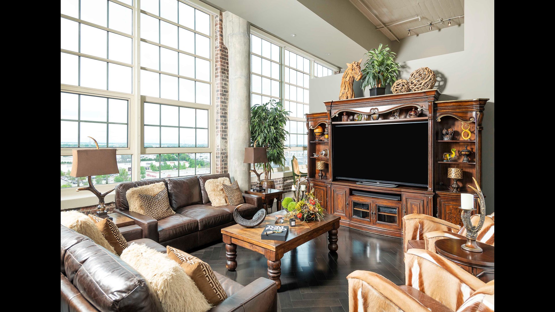 Peek inside this $2.8M penthouse at Montgomery Plaza Fort Wort | wfaa.com