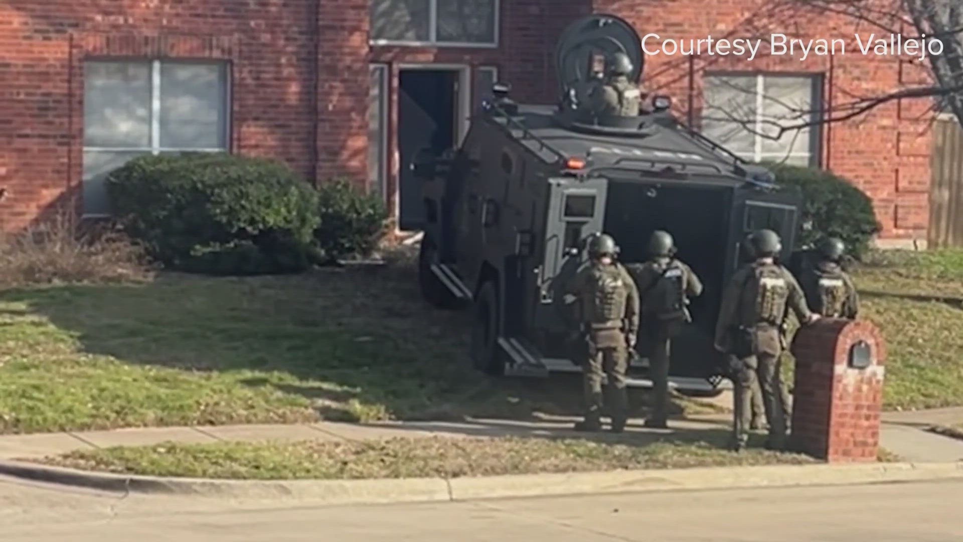 Allen, Texas: Wanted woman arrested after SWAT team serves warrants ...