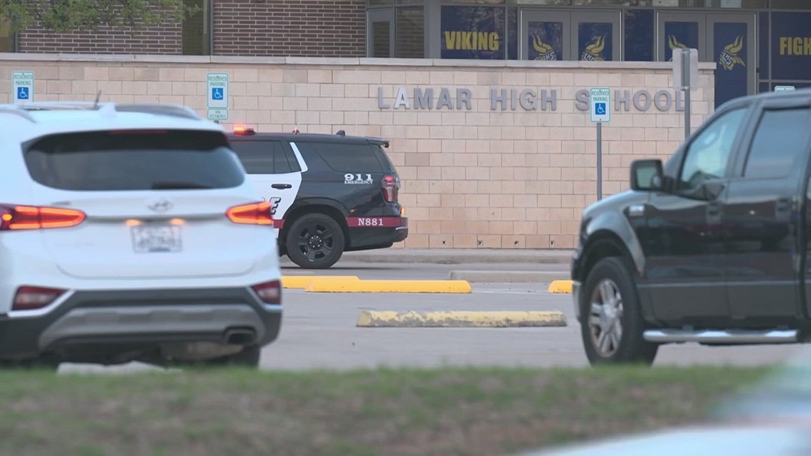 Lamar HS shooting trial delayed by judge | wfaa.com