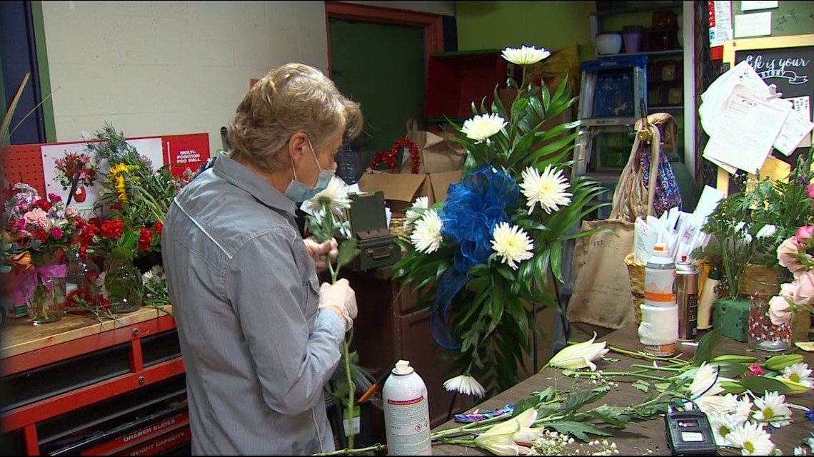 Dallas florist works to arrange not just flowers but also hearts | wfaa.com